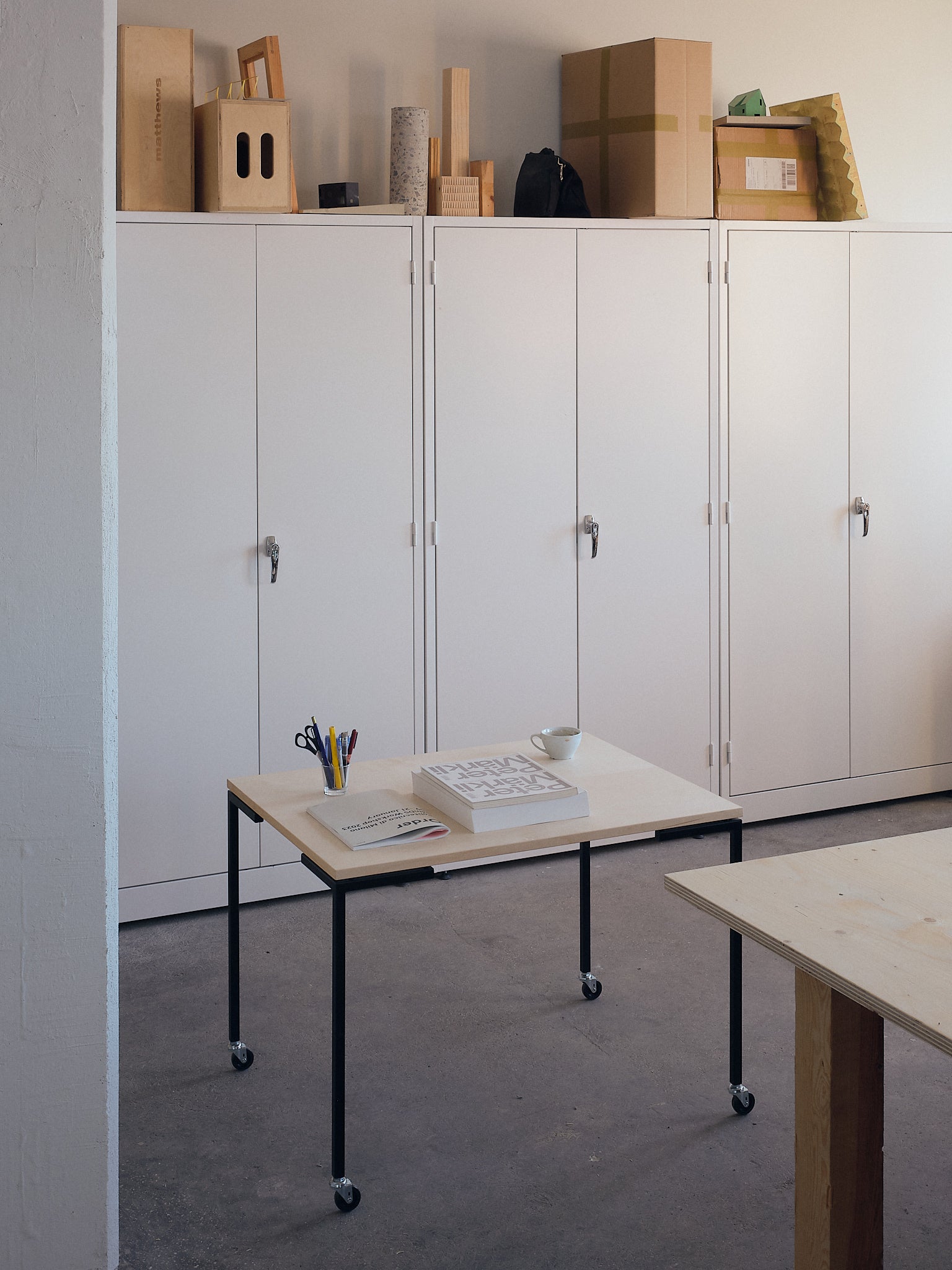 Lund Studio Table – Tallum