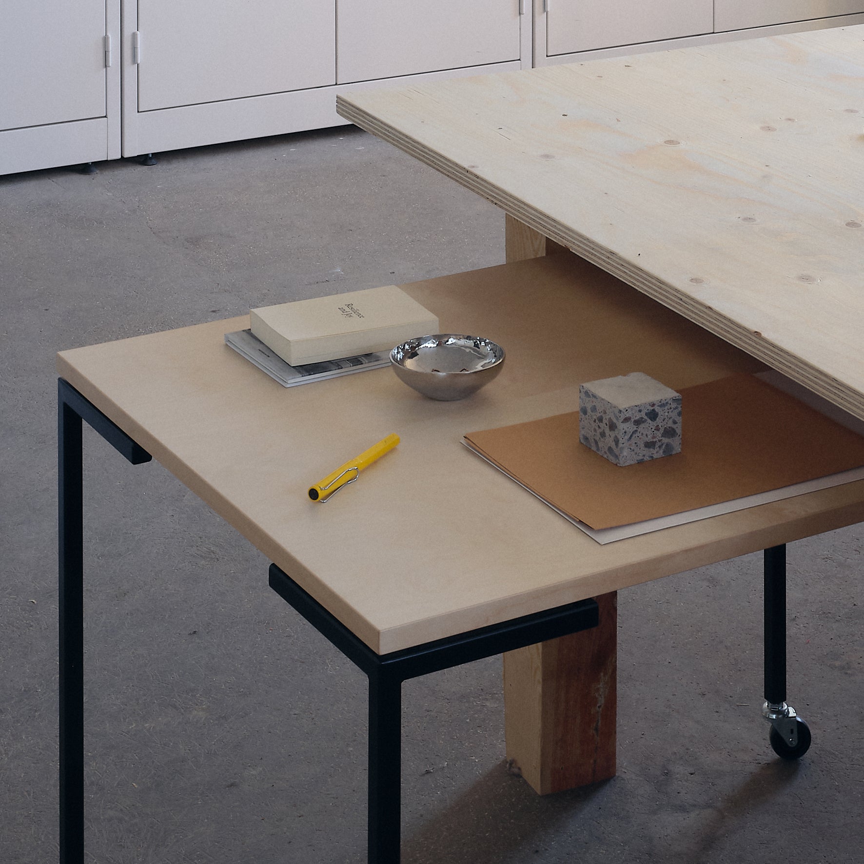 Lund Studio Table – Tallum